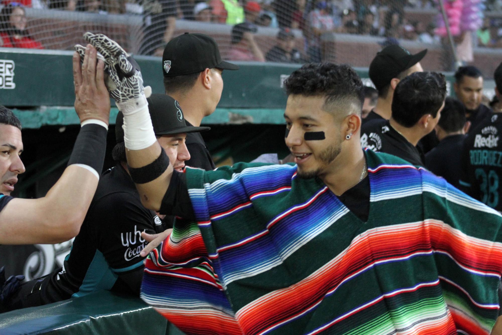 El saltillense Fernando Villegas y el ‘Proto’, Rainel Rosario ...